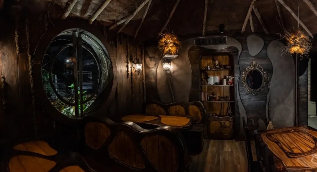 Taverna Medieval: Hamburgueria temática amplia e inaugura Casa da Bruxa ...