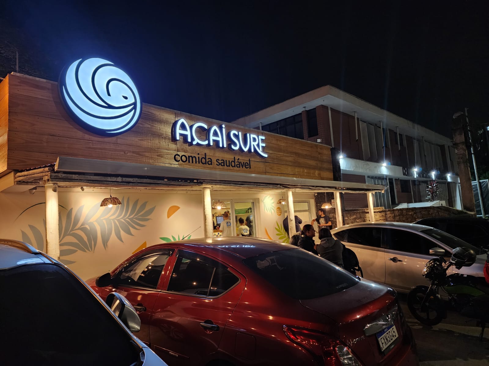 Açaí Surf: Com espaço ao ar livre e atendimento ímpar, viva a ...