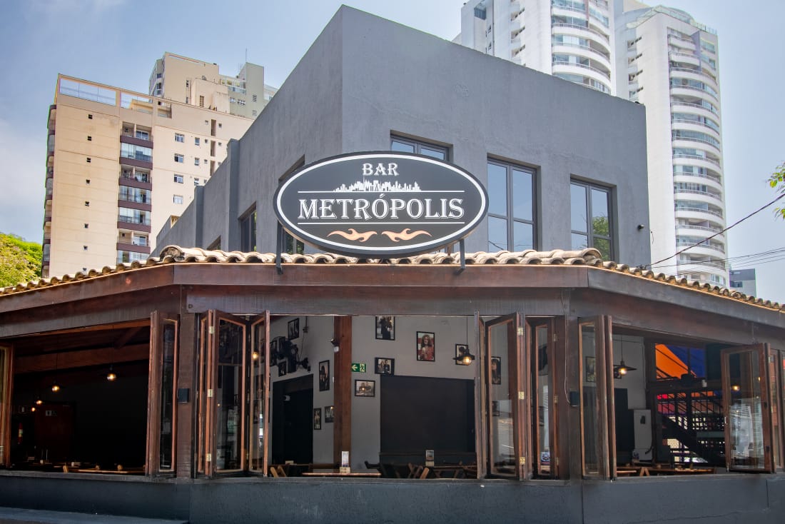 Por R$75, bar conta com pratos para dividir com a família e amplo ...