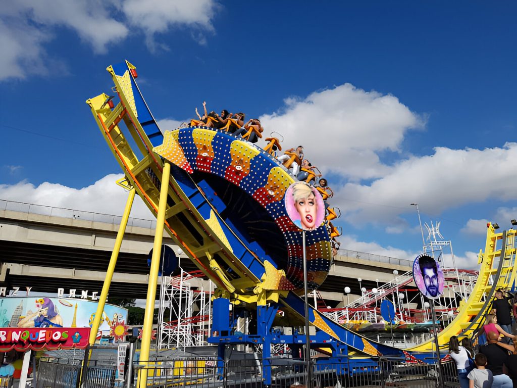 O maior e mais tradicional parque de diversões de São Paulo está na ...