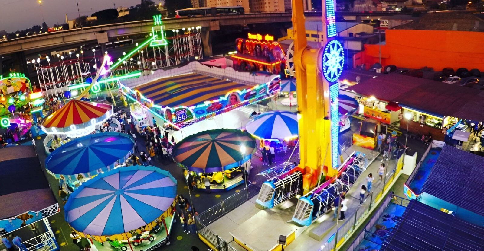 O maior e mais tradicional parque de diversões de São Paulo está na ...
