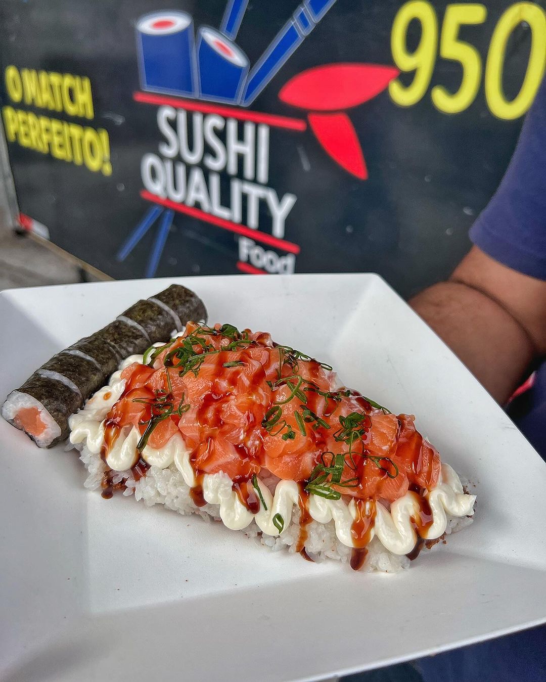 Panettone de sushi? Espaço viraliza com 'sushittone' e promete ...