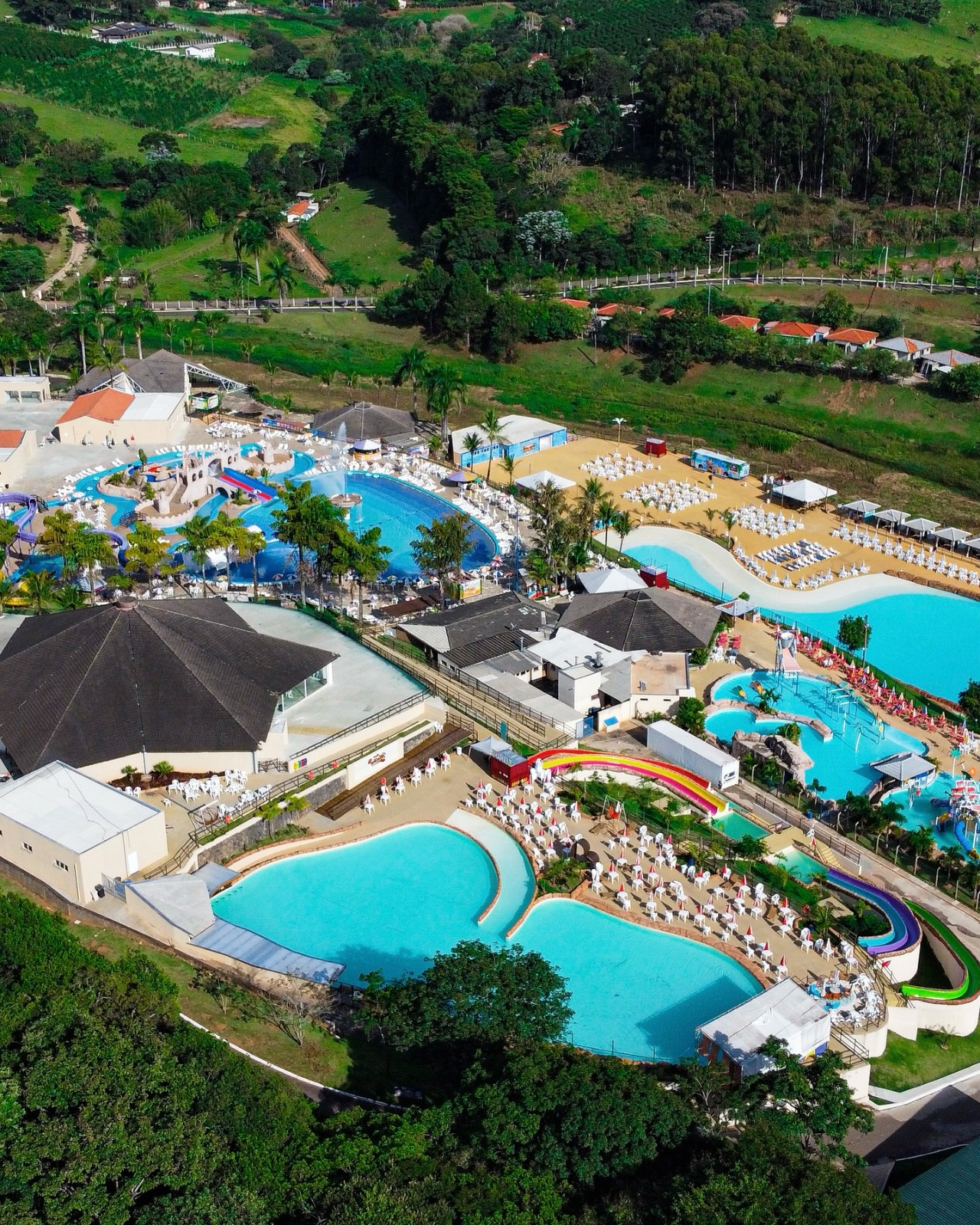 Thermas Hot World: Parque aquático escondido em São Paulo tem toboáguas ...