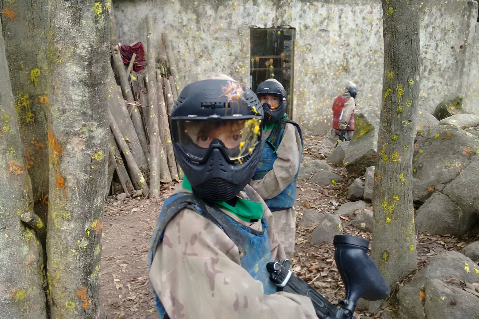 Paintball com simulações de guerra e a favela do Rio é opção de passeio ...