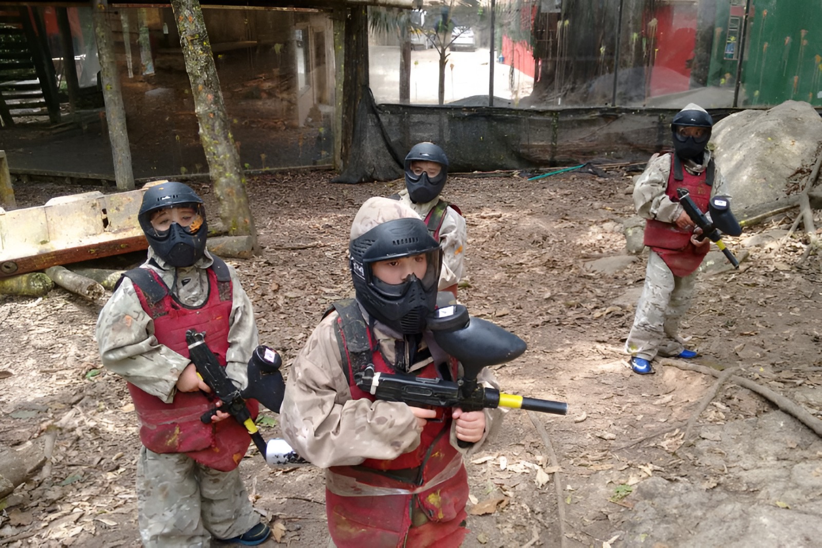 Paintball com simulações de guerra e a favela do Rio é opção de passeio ...