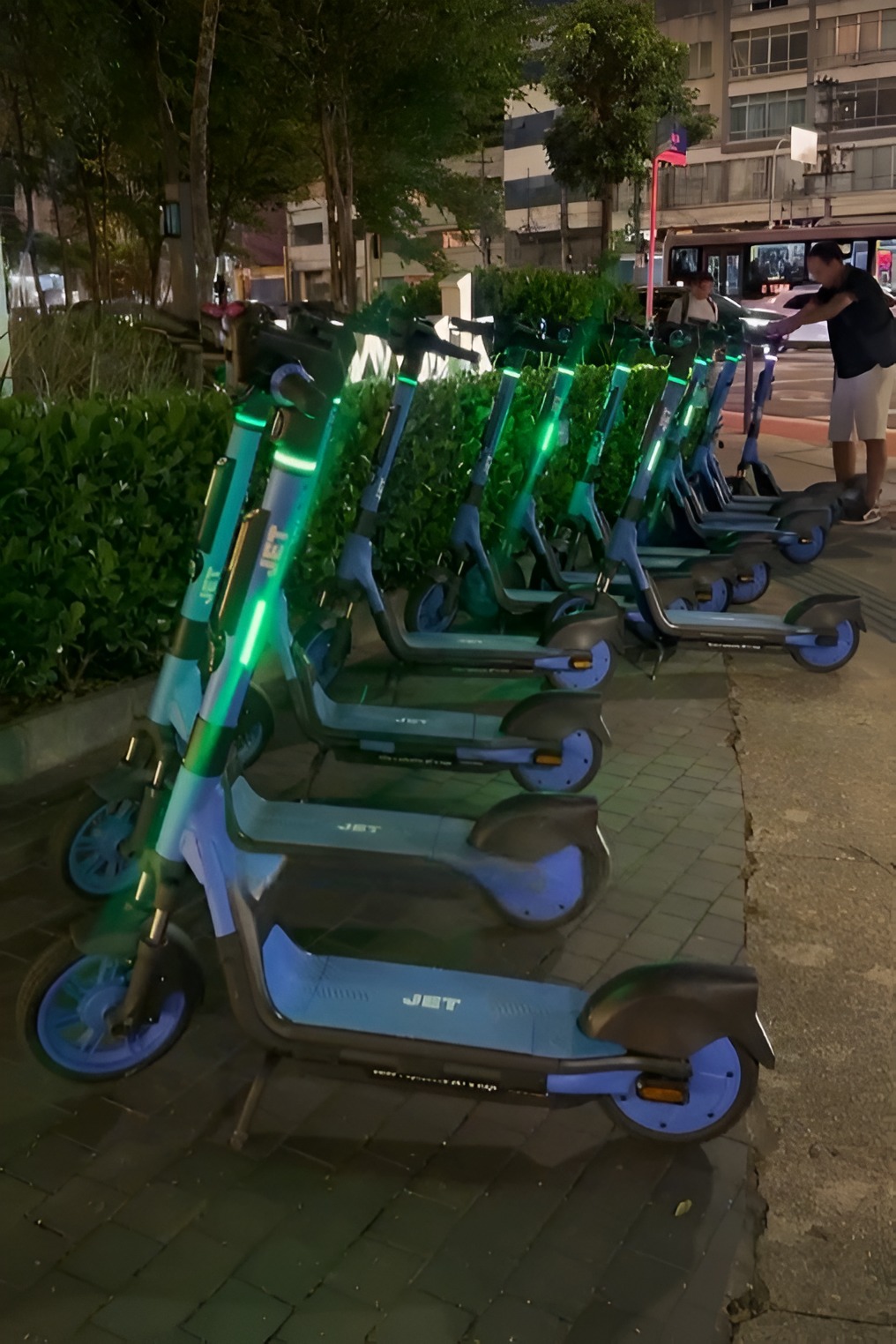 Patinetes elétricos é a nova sensação da Avenida Paulista; saiba como ...