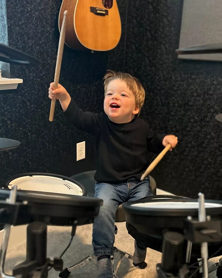 Bebê prodígio viraliza tocando bateria e encanta o mundo: talento inato ...