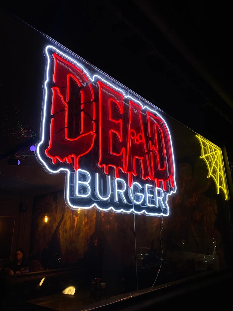 Nova hamburgueria temática de terror chega a São Paulo com monstros ...