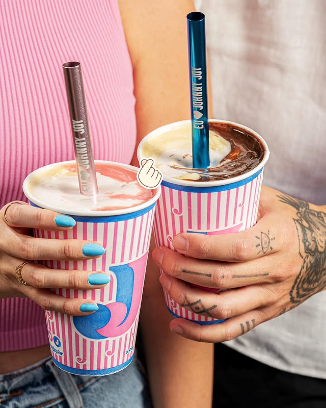 Sextou com milkshake de graça! Johnny Joy dá milkshake em dobro para ...
