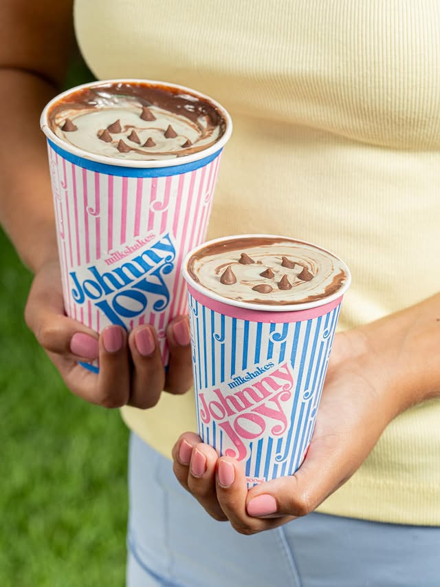 Sextou com milkshake de graça! Johnny Joy dá milkshake em dobro para ...