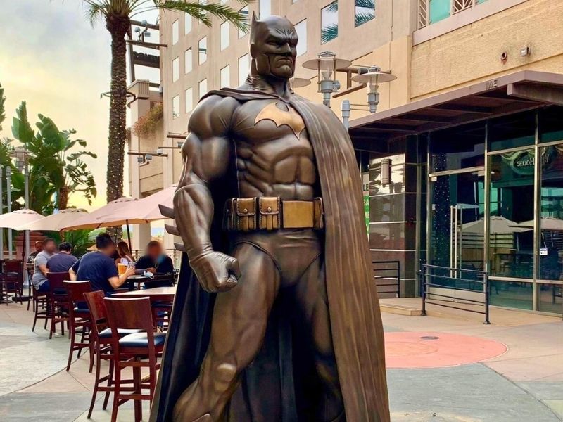 Agora é oficial! Batman Day já tem data marcada com bat-sinal na ...