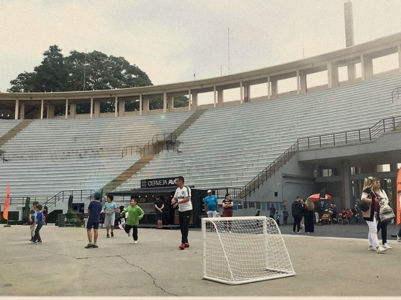 Tour do Paca: Passeio guiado no Arena Pacaembu leva famílias a ...
