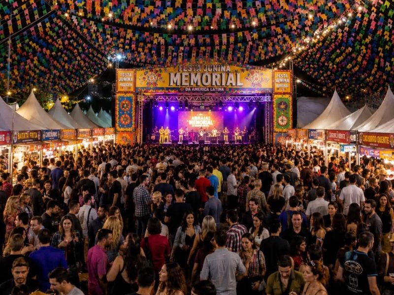 Festival de Fatias de Bolos chega a São Paulo com doces gigantes, festa ...